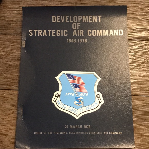 Other | Vintage Books Usaf Col Owned The Air Officers Guide Strategic ...